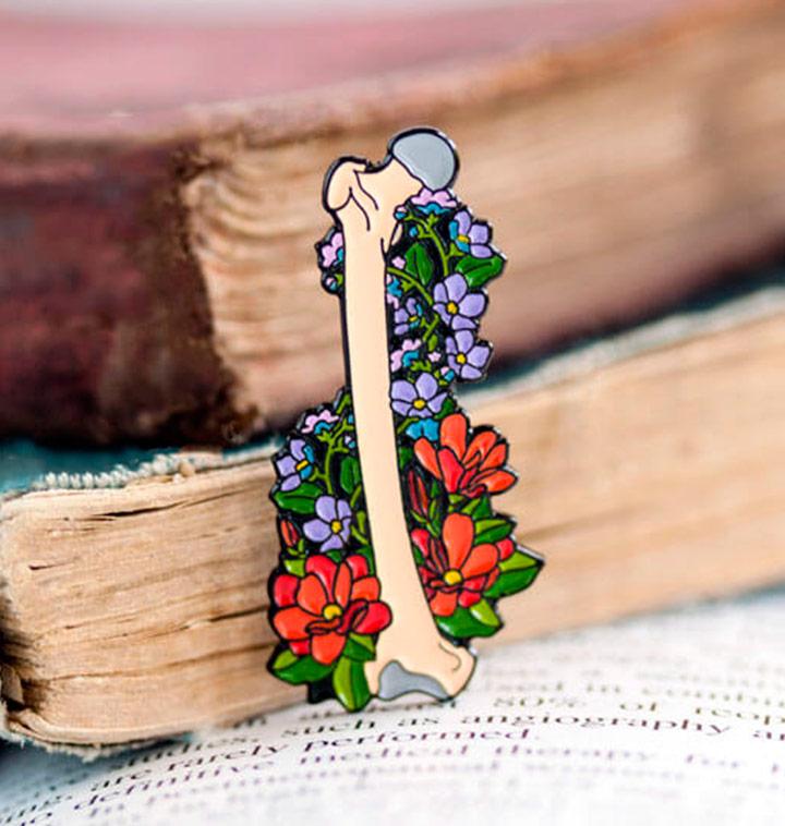 Anatomical femur enamel pin - Medical Gifts - Codex Anatomicus